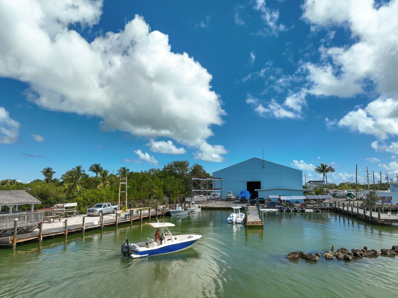Scout 222 Sportfish Boat Rental | Paradise Watersports Rentals