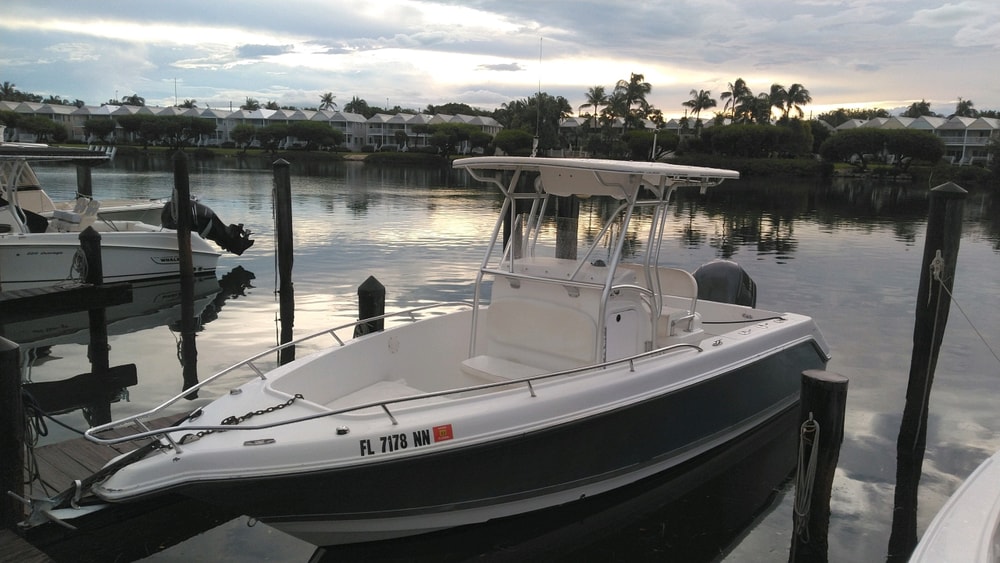 25' Proline Supersport CC | Paradise Watersports Rentals